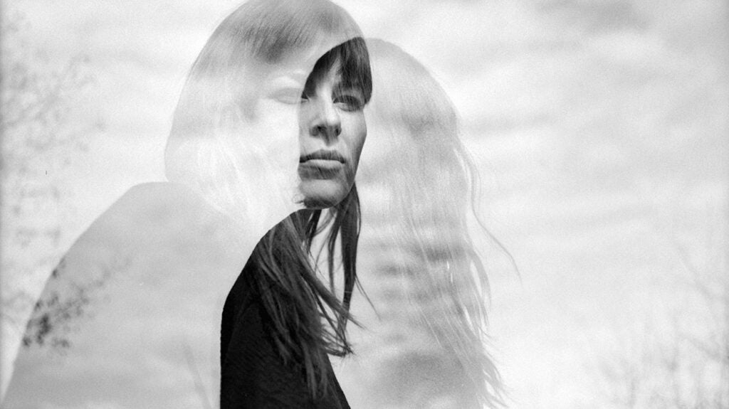 Discolored skin patches: Pictures, and when to see a doctor