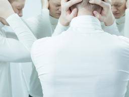 'Hearing voices' and the role of expectation