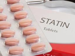 Statins: Side effects, uses, and risks