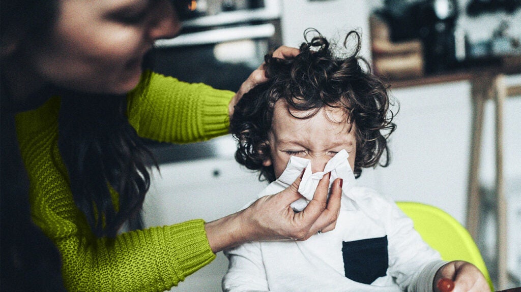 Early flu symptoms: Signs in children and adults