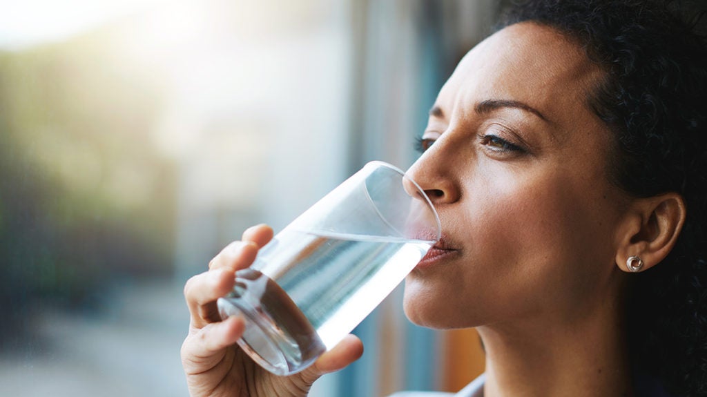 Diabetes and thirst: Links, treatments, and other symptoms