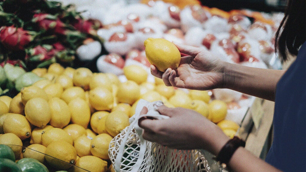Keto-friendly fruits: 10 low-carb options and their benefits