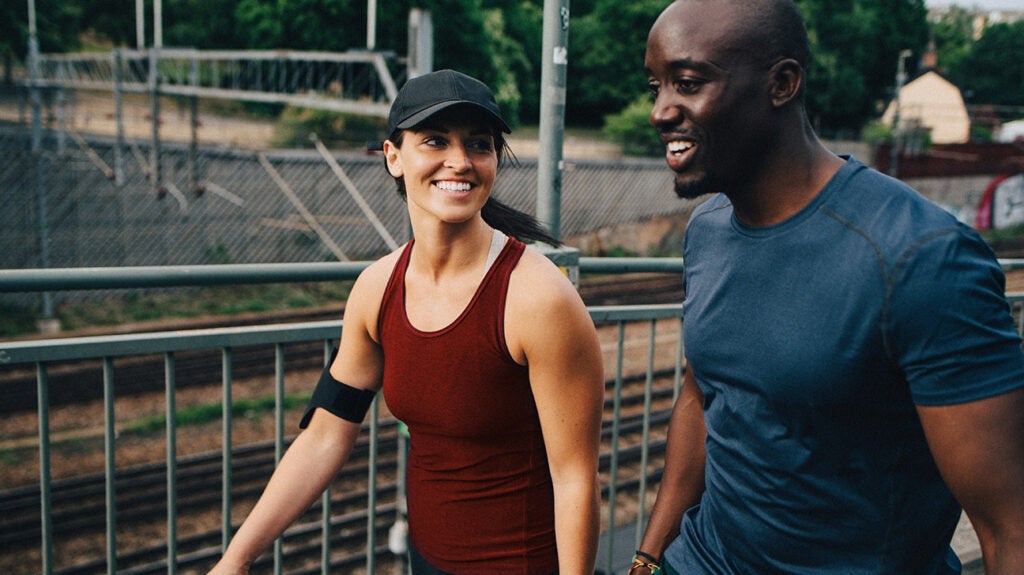 Brisk walking: What are the benefits? What is the pace?