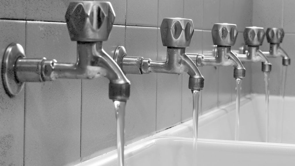 Weak bladder: 10 tips to manage symptoms