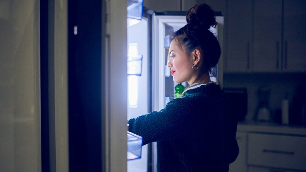 How to stop eating when bored: 16 tips