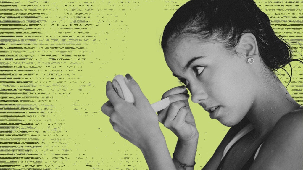 8 Best Places to Buy Contacts Online in 2023