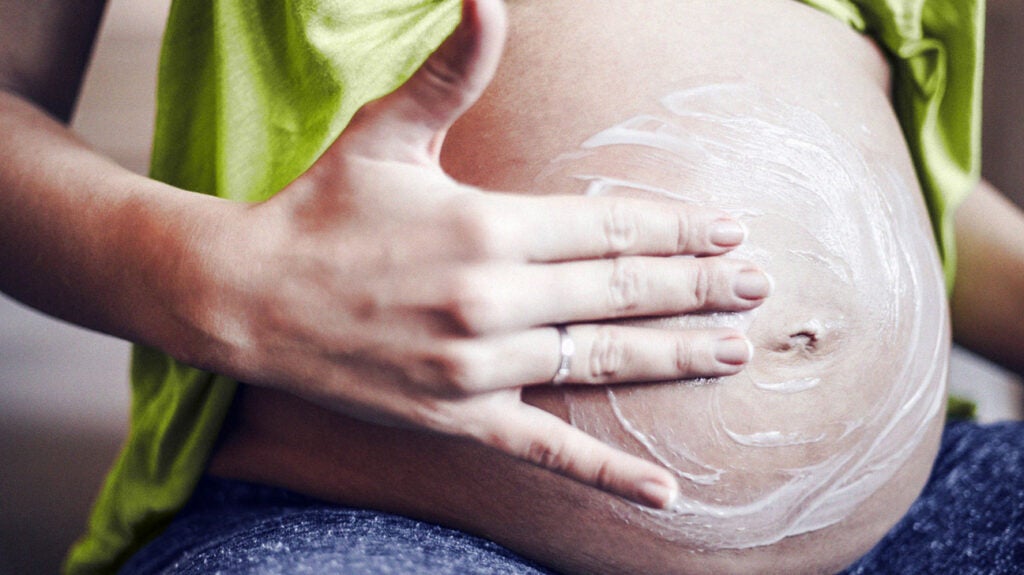 What is the difference between eczema and dry skin?