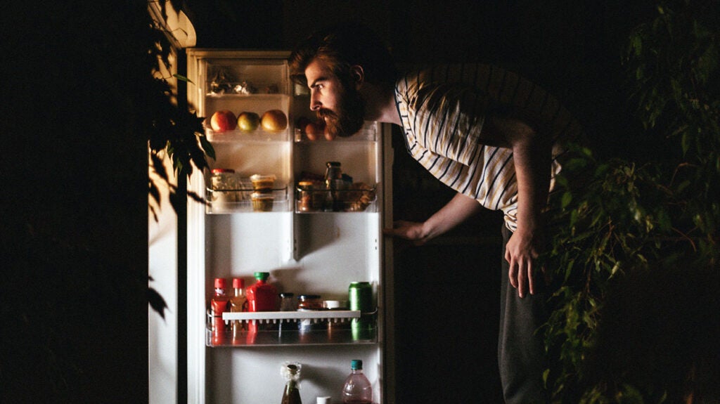 Night eating syndrome: Symptoms, causes, treatments