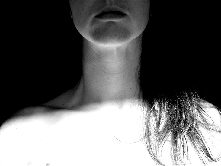 What Are Some Symptoms Of Thyroid Cancer