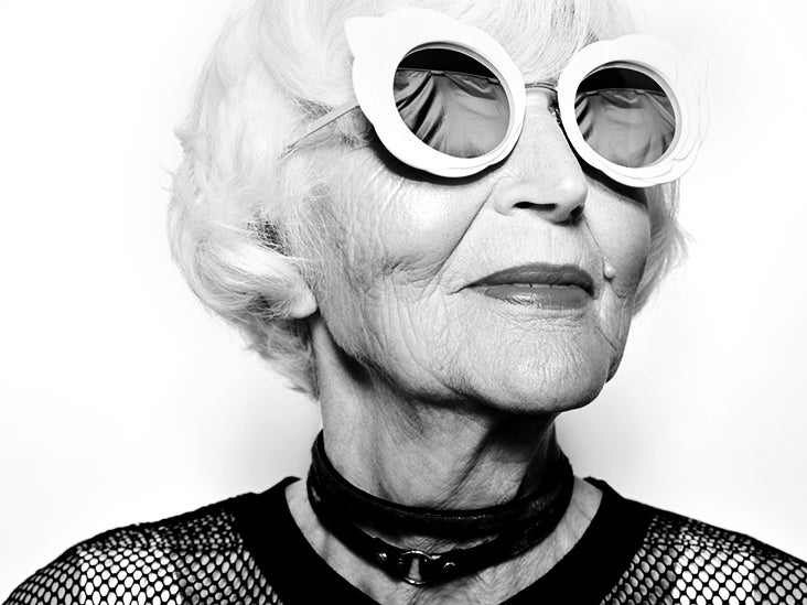 Early signs of cataracts: How it affects vision and more