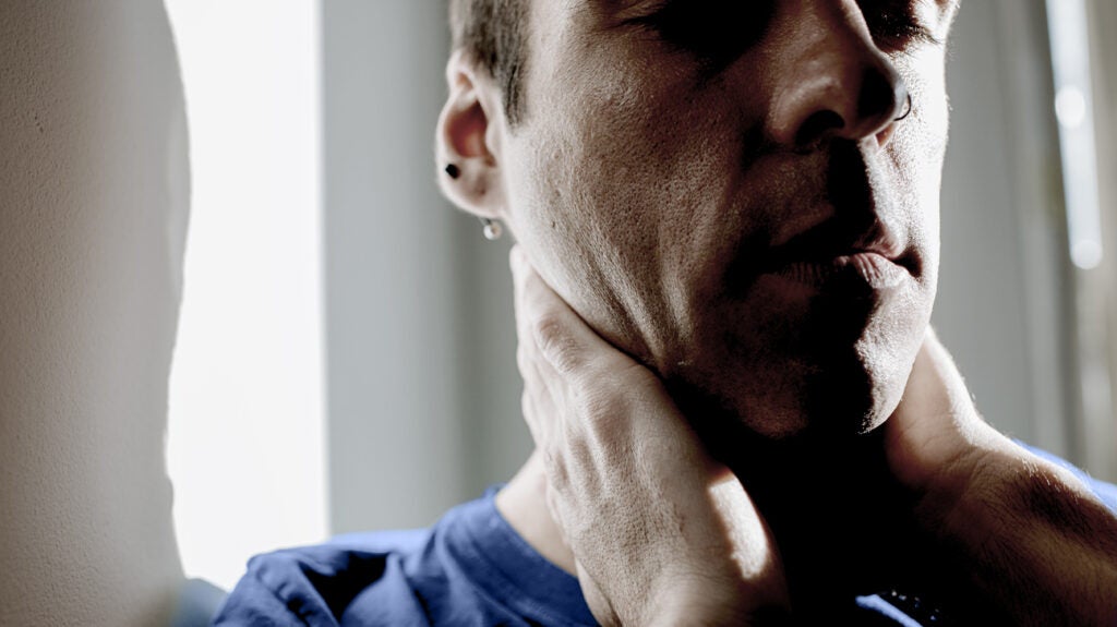 How to know when neck pain is serious