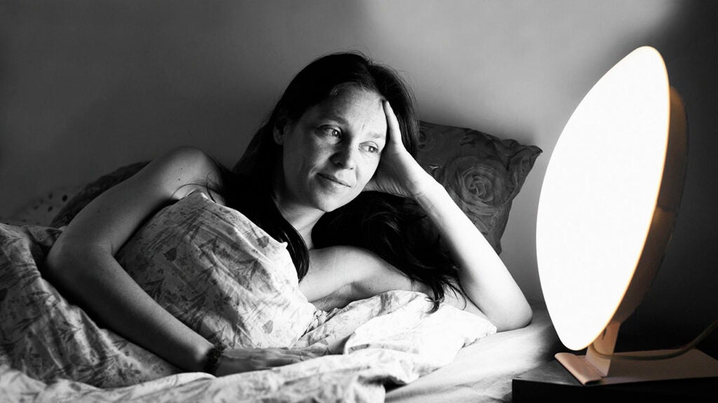 Insomnia and light therapy: How it works and more