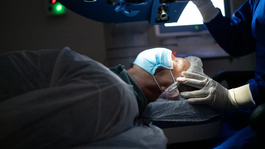 Can LASIK help treat nearsightedness?