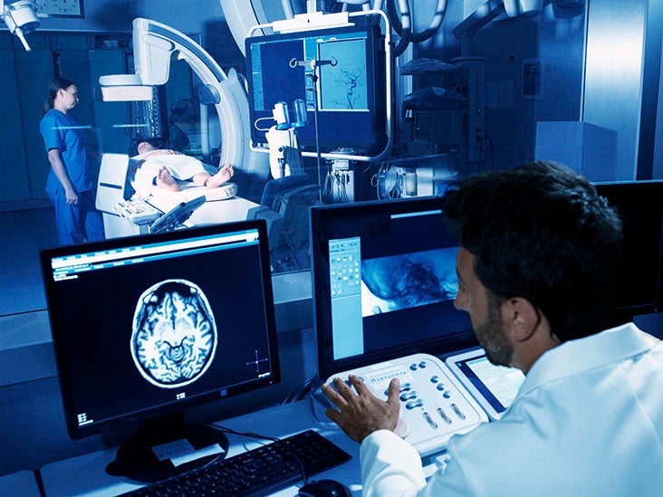 Angiogram to diagnose brain aneurysm: Procedure and recovery