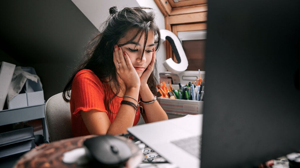 Headache when studying: Causes and prevention