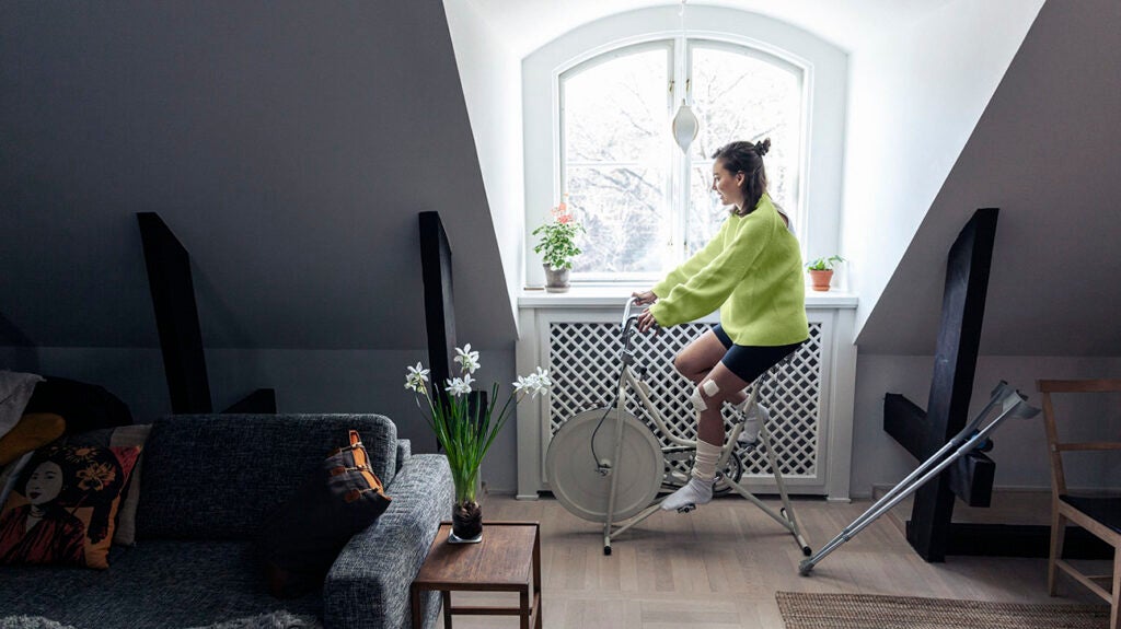 Knee pain 1 year after meniscus surgery: Causes, treatment, and more