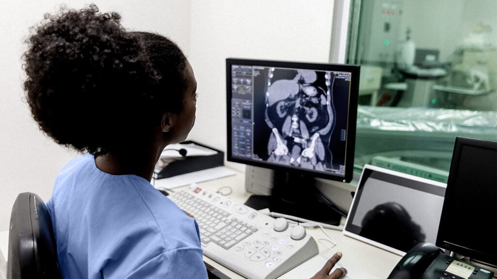 CT scan for kidney cancer: What it shows and what to expect