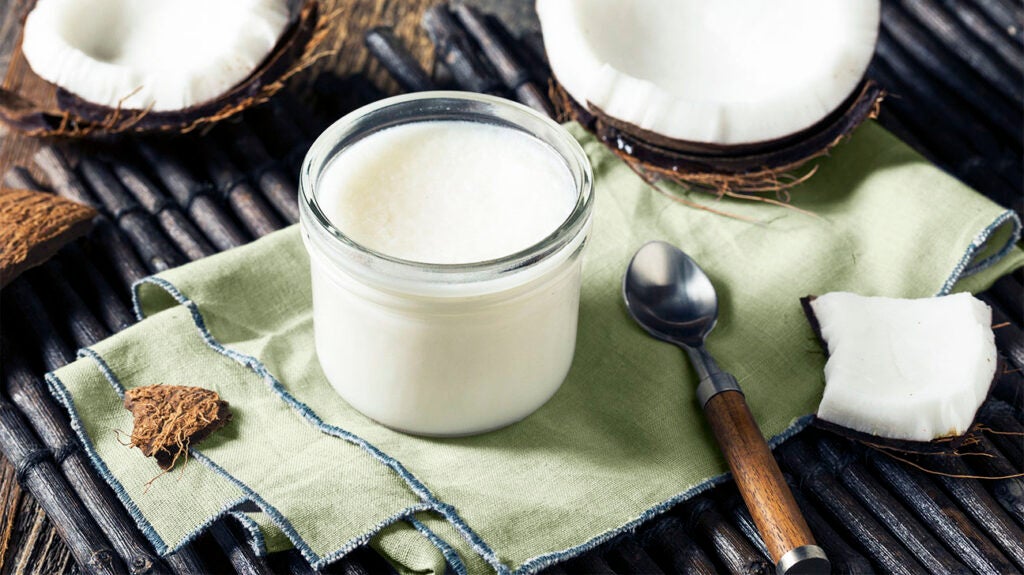 Coconut oil and Alzheimer's disease: Can it help?