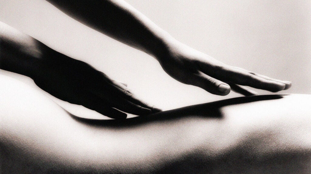 Massage with psoriasis: Benefits, risks, and preparation tips