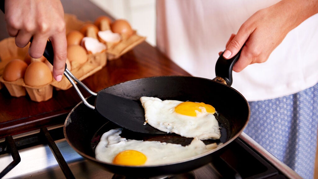 Eggs and arthritis symptoms: Do eggs cause joint pain?