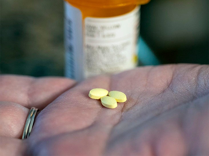 Methotrexate for psoriatic arthritis: Benefits, side effects, and dose