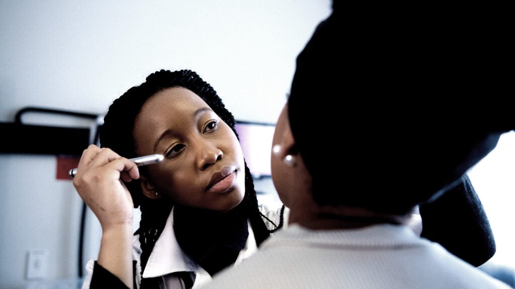 Follicular conjunctivitis: Symptoms, treatment, and when to seek help