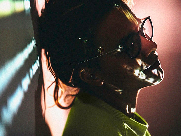 Flushed skin: Causes and when to contact a doctor