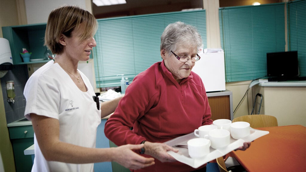 Occupational therapy for dementia: How can it help?